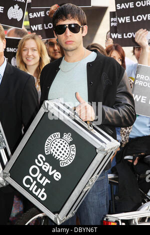 Rapper Example, real name Elliot Gleave, photographed in London London ...