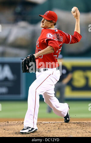 Texas Rangers' Garrett Richards pitches against the Oakland Athletics ...