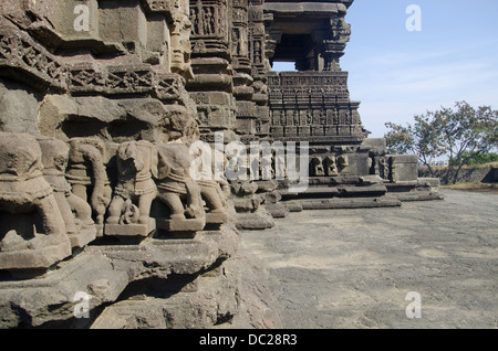 Gondeshwar Temple, carved pillars. Sinnar, Maharashtra, India Stock ...