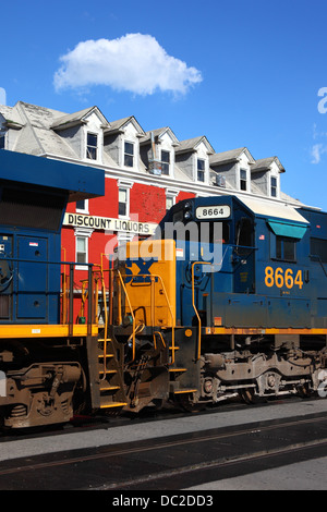CSX Transportation diesel locomotive or engine, a GE AC4400CW, on the ...