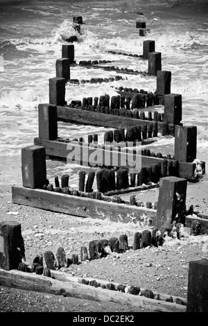 Wooden groynes on Hunstanton Beach, January Stock Photo - Alamy