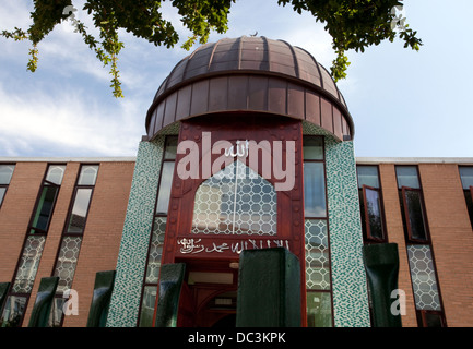 Baitul Aziz Mosque & Islamic Cultural Palace, Southwark, London Stock ...