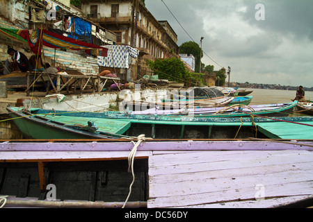 High water at the Nishad Raj Ghat in Varanasi in India Stock Photo - Alamy
