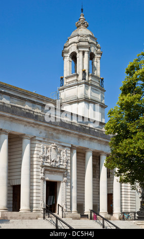 Cardiff Crown Court Stock Photo - Alamy