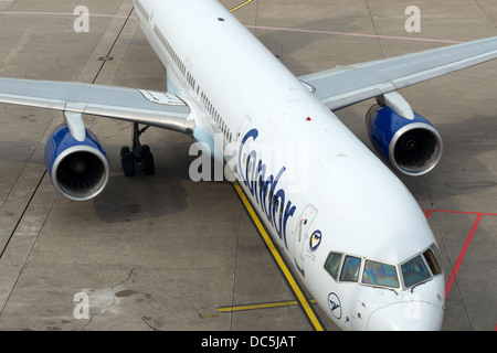 Condor airways Boeing 757-500 Dusseldorf Germany Stock Photo - Alamy