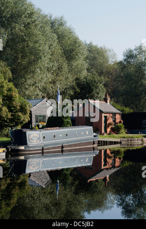 Narrow Boat, Papermills Lock, Little Baddow, Essex Stock Photo - Alamy