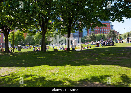 Devonshire Green in Sheffield city centre, England, Buildings ...