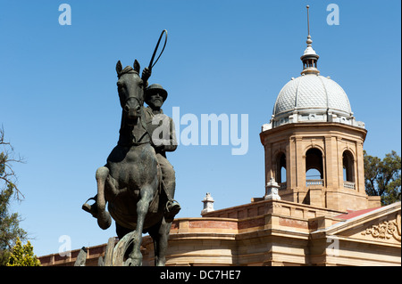 Statue of Christiaan de Wet by Coert Steynberg at the Fourth Raadsaal ...