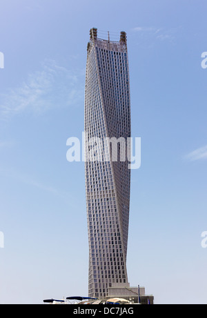 UAE, Dubai, Dubai Marina, the twisted Cayan Tower, detail Stock Photo ...