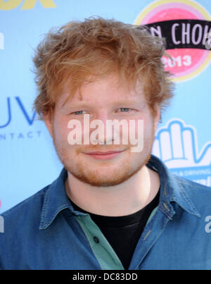 Ed Sheeran arrives at the Teen Choice Awards at the Gibson Amphitheater ...