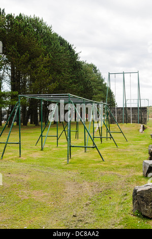 Military soldiers training rope climbing at boot camp Stock Photo - Alamy