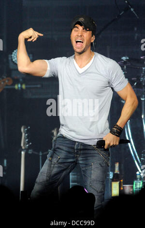 Enrique Iglesias performs on stage at Palacio de los Deportes Madrid ...