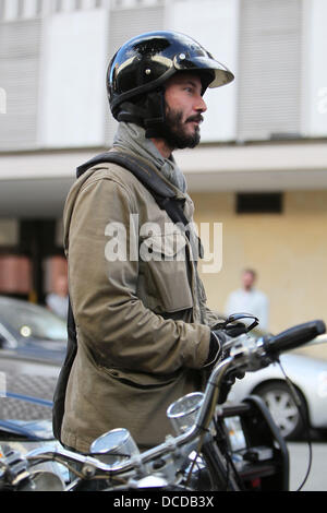 Keanu Reeves returning to the scene and speaking to the Beverly Hills ...