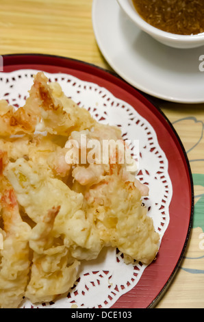 Deep fried shrimps served with sauce on plate Stock Photo - Alamy