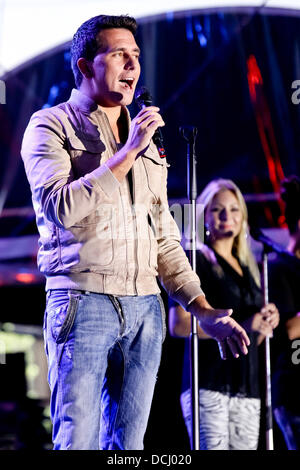 Dutch singer Jan Smit performs during the 'Fruehlingsfest der 100.000 ...