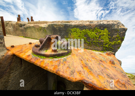 Kilnsea, Godwin Battery remains on beach Stock Photo - Alamy