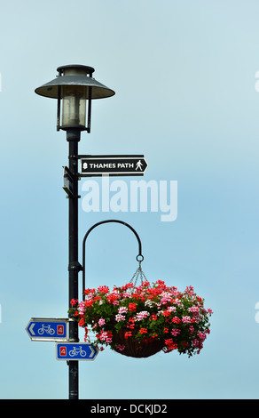Thames Path and Cycle Route signpost London, United Kingdom Stock Photo ...