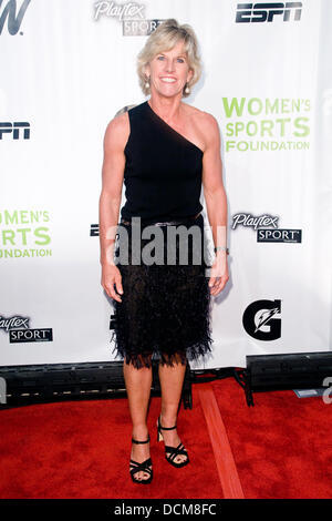 Mary Ellen Clark Annual Salute to Women in Sports 2011 New York City ...