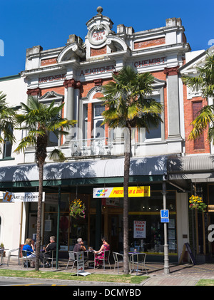 dh Victoria Avenue city cafe WANGANUI NEW ZEALAND People alfresco ...