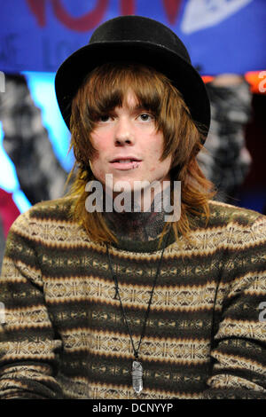 Christofer Drew 'Never Shout Never' appear on Much Music's New.Music ...