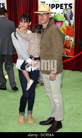 Jason Lee and family The premiere of Walt Disney Pictures' 'The Muppets ...
