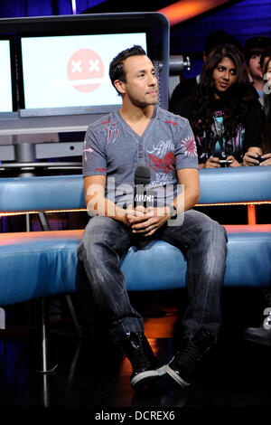 Howie D aka Howard Dorough appearances at Toronto's Queen Street HMV ...