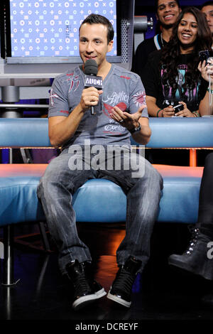 Howie D aka Howard Dorough appearances at Toronto's Queen Street HMV ...