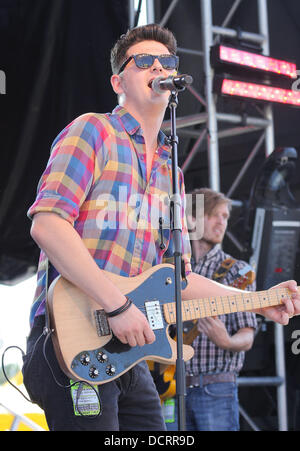 The Minks Orlando Calling Music Festival at Florida Citrus Bowl - Day 1 ...