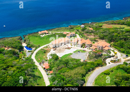 Aerial view of Keyhole Bay and West Bay, Roatan Stock Photo - Alamy