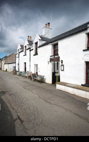 Exterior of the Stein Inn, the oldest pub on the Isle of Skye, Scotland ...