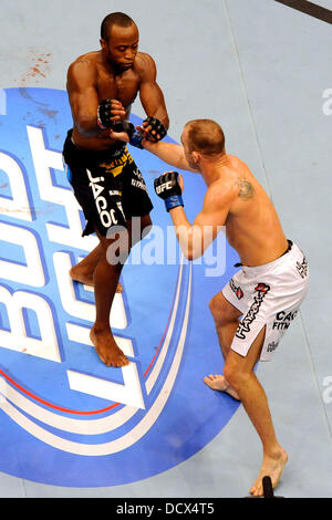 Claude Patrick vs Brian Ebersole UFC 140 Welterweight bout at the Air ...