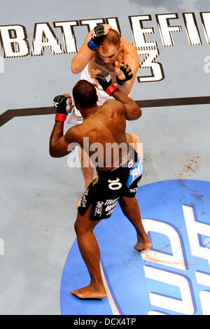 Claude Patrick vs Brian Ebersole UFC 140 Welterweight bout at the Air ...