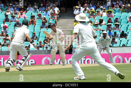 Ricky Ponting bats during the Second Test Match between Australia vs ...