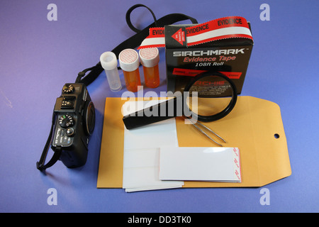 Crime scene evidence collection kit Stock Photo - Alamy