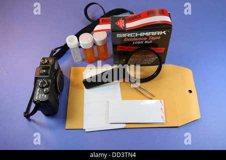 Crime scene evidence collection kit Stock Photo - Alamy