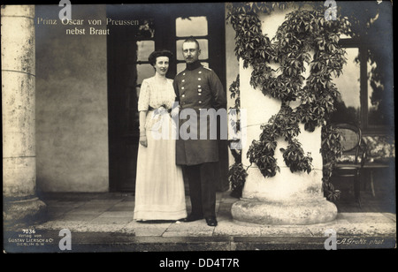 Ak Prinz Oscar von Preußen, NPG 2152, Uniform, Merite Orden, Pickelhaube Stock Photo - Alamy