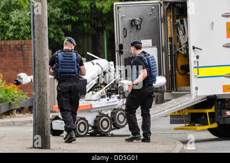 Newtownabbey, Northern Ireland. 26th Aug, 2013. An army ATO removes the ...