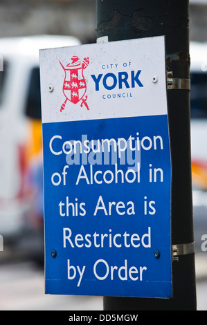 ALCOHOL RESTRICTION STREET SIGN ON LAMPOST,ENGLAND ,UK Stock Photo - Alamy