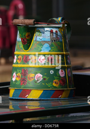 Buckby watering can decorated with traditional British 'Rose and ...