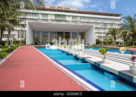 Dakar, Senegal. Entrance to National Assembly Stock Photo - Alamy