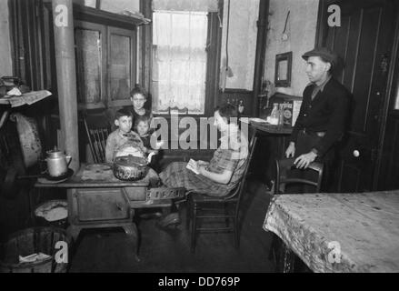 Tenement kitchen, Hamilton Co., Ohio Stock Photo - Alamy