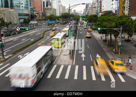 Traffic on Zhonghua Road in Taipei, Taiwan Stock Photo - Alamy