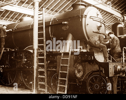 Building an LNER Pacific Locomotive Stock Photo - Alamy