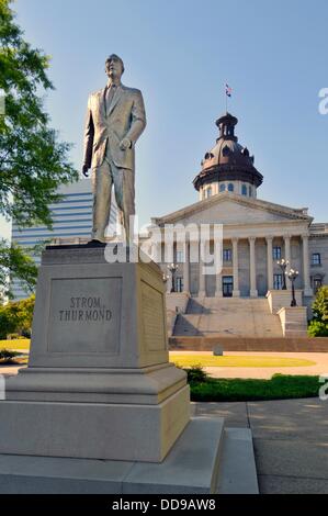 Governor Strom Thurmond of South Carolina meets with Dixiecrat ...