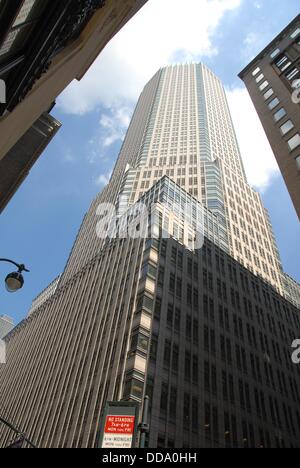Midtown Skyscraper, 383 Madison Avenue, New York, NYC. USA Stock Photo ...