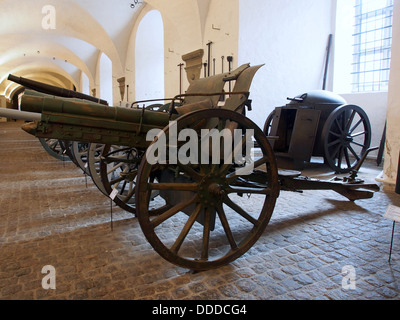 The German 75mm field cannon, model 1896-1916, is displayed at the ...