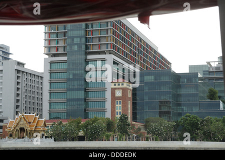 Siriraj Hospital in Bangkok, Thailand Stock Photo - Alamy