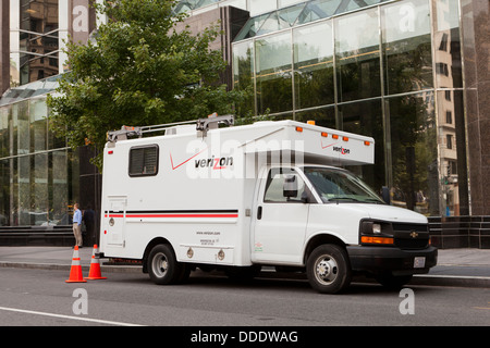 Verizon service van - USA Stock Photo - Alamy