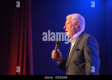roy walker stand up comedian comedy act catch phrase Stock Photo - Alamy