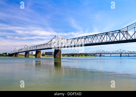 Bridge over Ohio River between Wheeling WV and Bridgeport, Ohio, USA ...